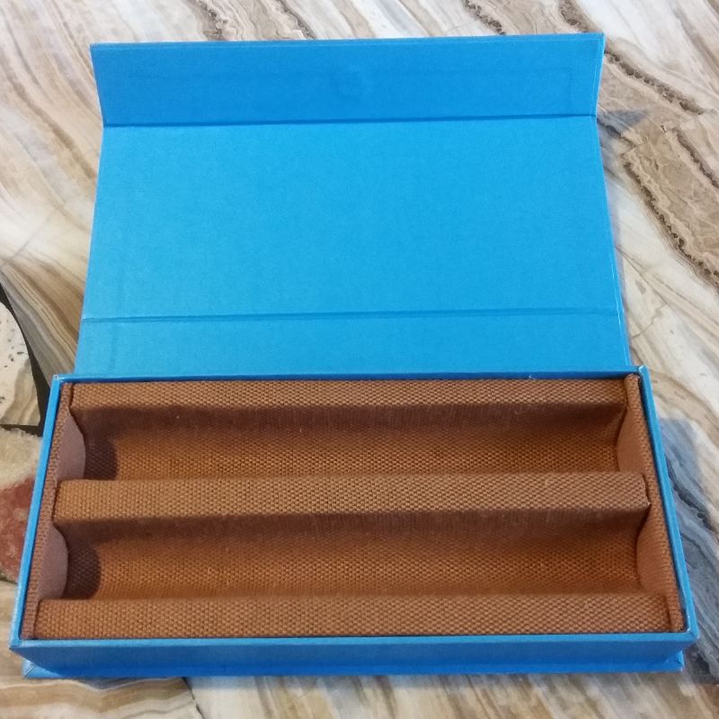 Cajas premium – Estuches Universales